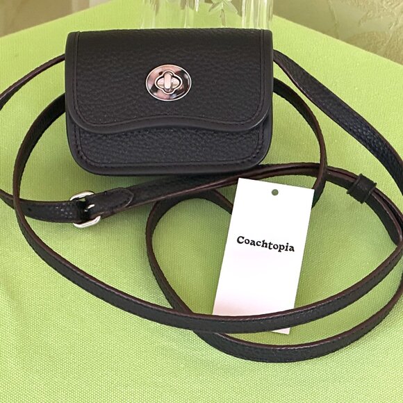 COACH COACHTOPIA | Bags | Coach Coachtopia Wavy Wallet Crossbodynwt ...
